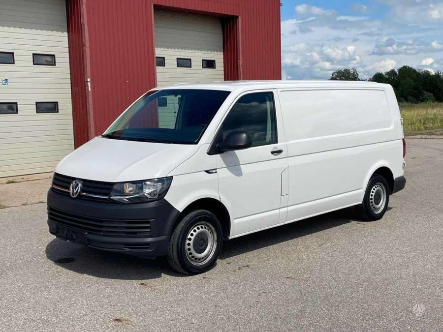 White Volkswagen Transporter 2018 in Ukmerge, with an engine capacity of 1.97 L and mileage of 151 thousand km for 10900 €, photo 1 on AUTOMOTO.COM.LV