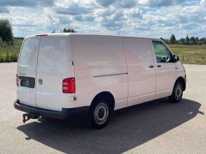 White Volkswagen Transporter 2018 in Ukmerge, with an engine capacity of 1.97 L and mileage of 151 thousand km for 10900 €, photo 5 on AUTOMOTO.COM.LV