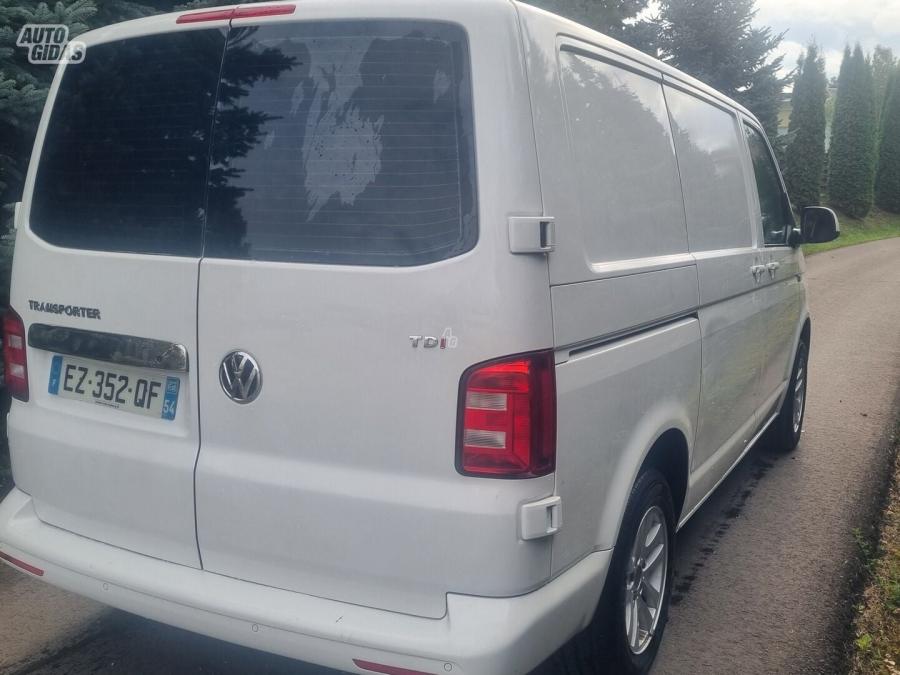 Balts Volkswagen Transporter 2018 Utena, ar dzinēja tilpumu 2.00 L un nobraukumu 268 tūkst. km par 9900 €, foto 4 vietnē AUTOMOTO.COM.LV