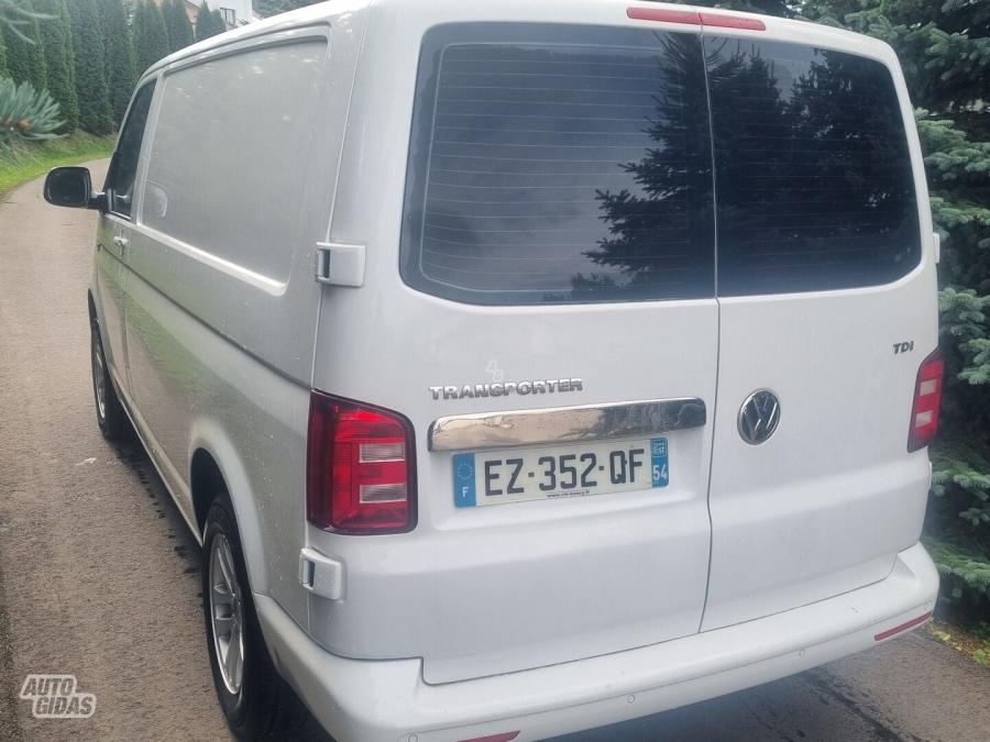 Balts Volkswagen Transporter 2018 Utena, ar dzinēja tilpumu 2.00 L un nobraukumu 268 tūkst. km par 9900 €, foto 5 vietnē AUTOMOTO.COM.LV