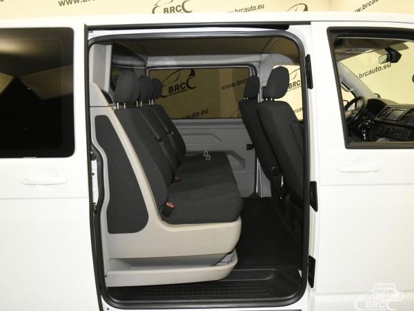 White Volkswagen Transporter 2019 in Avizieniai, with an engine capacity of 2.00 L and mileage of 264 thousand km for 19900 €, photo 8 on AUTOMOTO.COM.LV