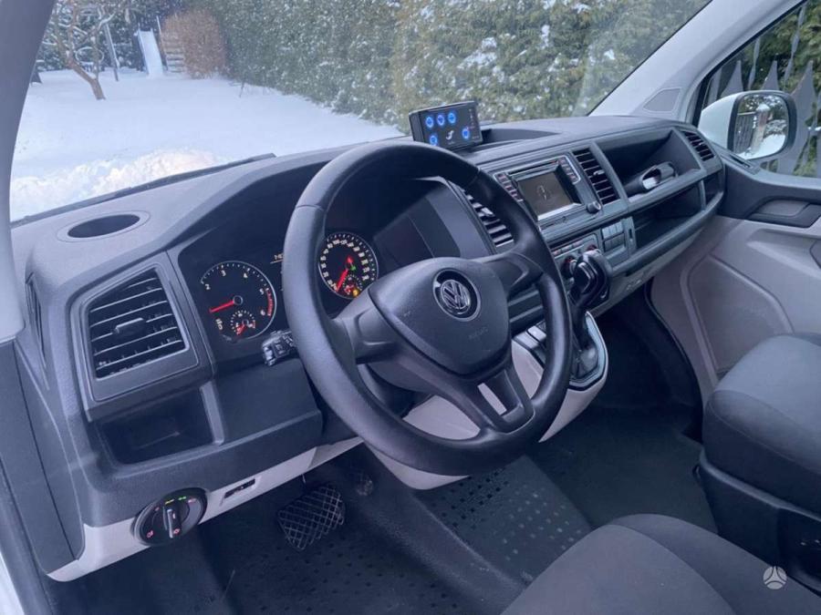 Balts Volkswagen Transporter 2019 Rokiškis, ar dzinēja tilpumu 2.00 L un nobraukumu 290 tūkst. km par 12000 €, foto 16 vietnē AUTOMOTO.COM.LV