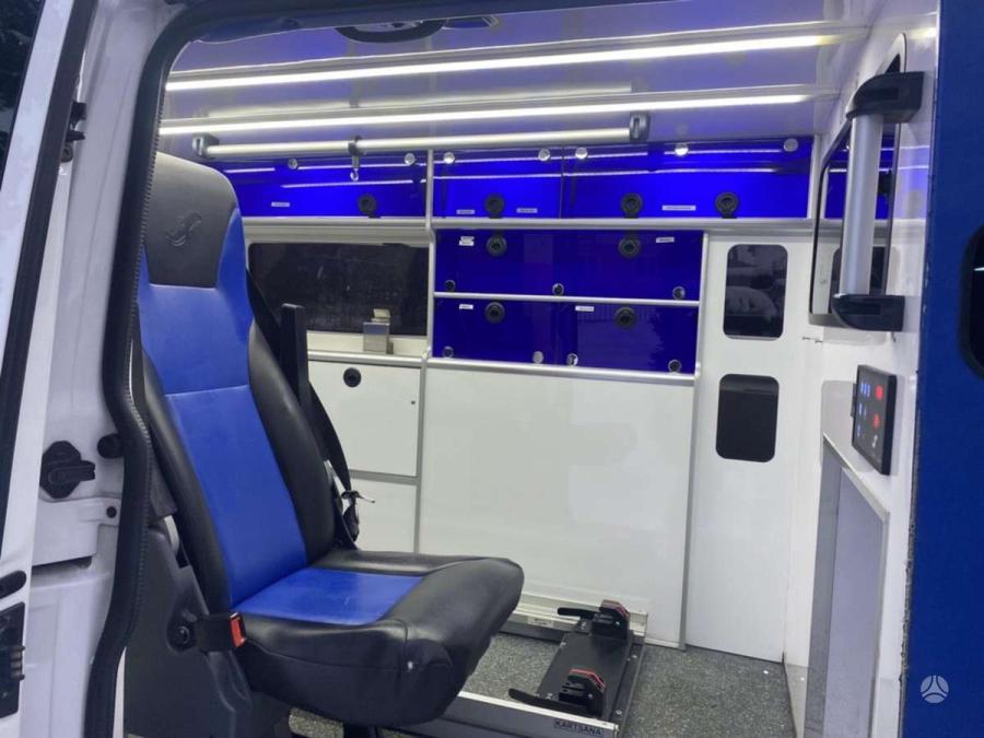 Balts Volkswagen Transporter 2019 Rokiškis, ar dzinēja tilpumu 2.00 L un nobraukumu 290 tūkst. km par 12000 €, foto 23 vietnē AUTOMOTO.COM.LV