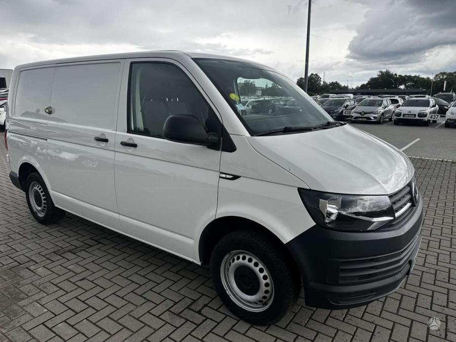 Balts Volkswagen Transporter 2019 Tauragė, ar dzinēja tilpumu 2.00 L un nobraukumu 213 tūkst. km par 8500 €, foto 4 vietnē AUTOMOTO.COM.LV