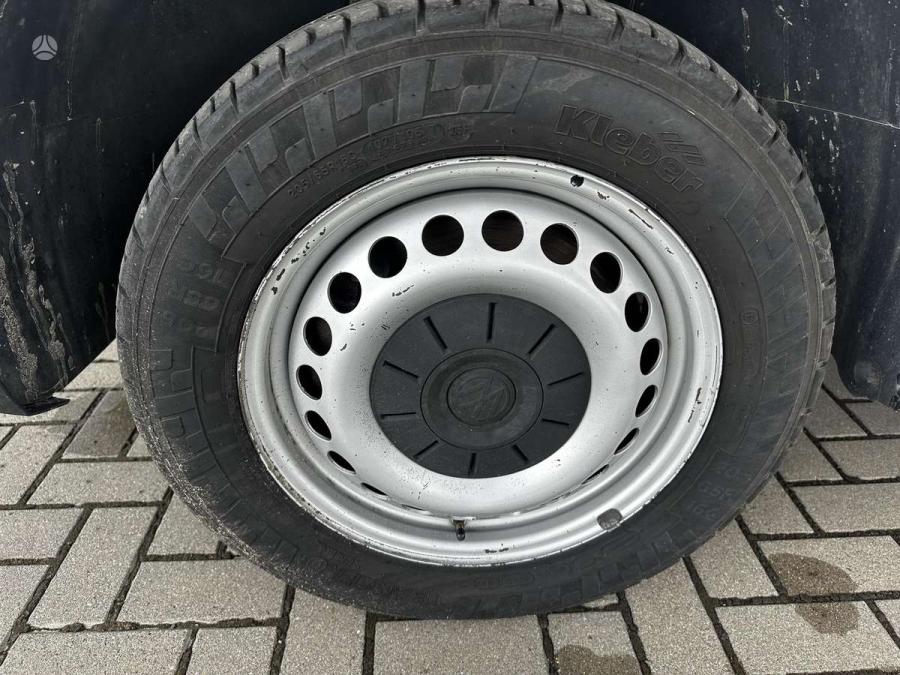 Balts Volkswagen Transporter 2019 Tauragė, ar dzinēja tilpumu 2.00 L un nobraukumu 213 tūkst. km par 8500 €, foto 14 vietnē AUTOMOTO.COM.LV
