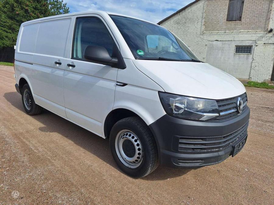 Balts Volkswagen Transporter 2019 Marijampole, ar dzinēja tilpumu 2.00 L un nobraukumu 385 tūkst. km par 7950 €, foto 4 vietnē AUTOMOTO.COM.LV