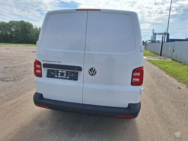 Balts Volkswagen Transporter 2019 Marijampole, ar dzinēja tilpumu 2.00 L un nobraukumu 385 tūkst. km par 7950 €, foto 5 vietnē AUTOMOTO.COM.LV