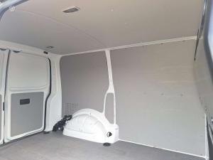 Balts Volkswagen Transporter 2019 Marijampole, ar dzinēja tilpumu 2.00 L un nobraukumu 385 tūkst. km par 7950 €, foto 10 vietnē AUTOMOTO.COM.LV