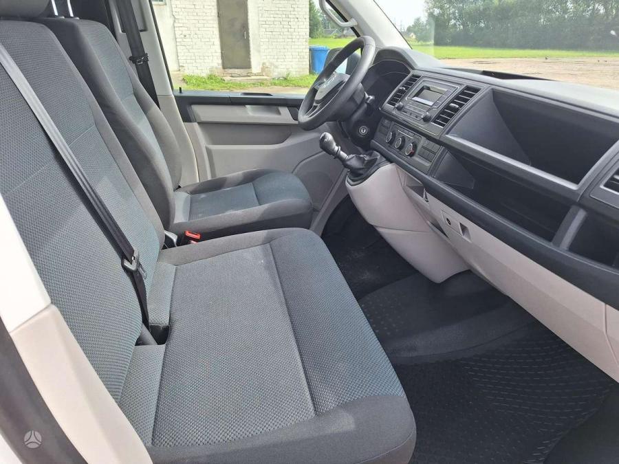 Balts Volkswagen Transporter 2019 Marijampole, ar dzinēja tilpumu 2.00 L un nobraukumu 385 tūkst. km par 7950 €, foto 11 vietnē AUTOMOTO.COM.LV