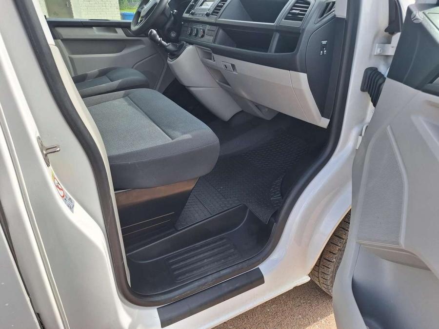 Balts Volkswagen Transporter 2019 Marijampole, ar dzinēja tilpumu 2.00 L un nobraukumu 385 tūkst. km par 7950 €, foto 12 vietnē AUTOMOTO.COM.LV