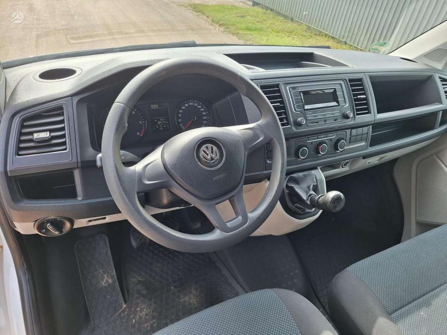 Balts Volkswagen Transporter 2019 Marijampole, ar dzinēja tilpumu 2.00 L un nobraukumu 385 tūkst. km par 7950 €, foto 14 vietnē AUTOMOTO.COM.LV