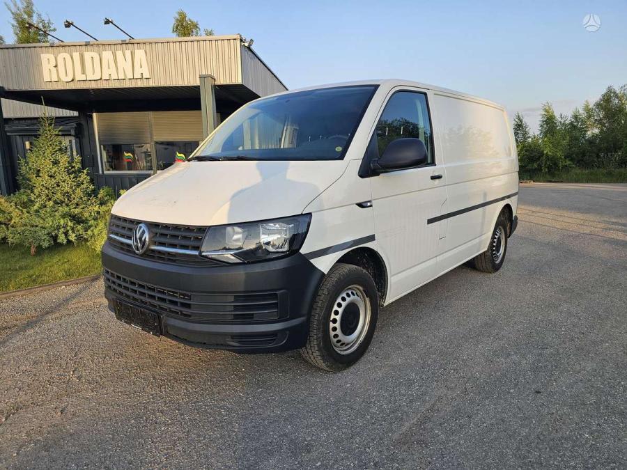White Volkswagen Transporter 2019 in Pakruojis, with an engine capacity of 2.00 L and mileage of 254 thousand km for 9300 €, photo 1 on AUTOMOTO.COM.LV
