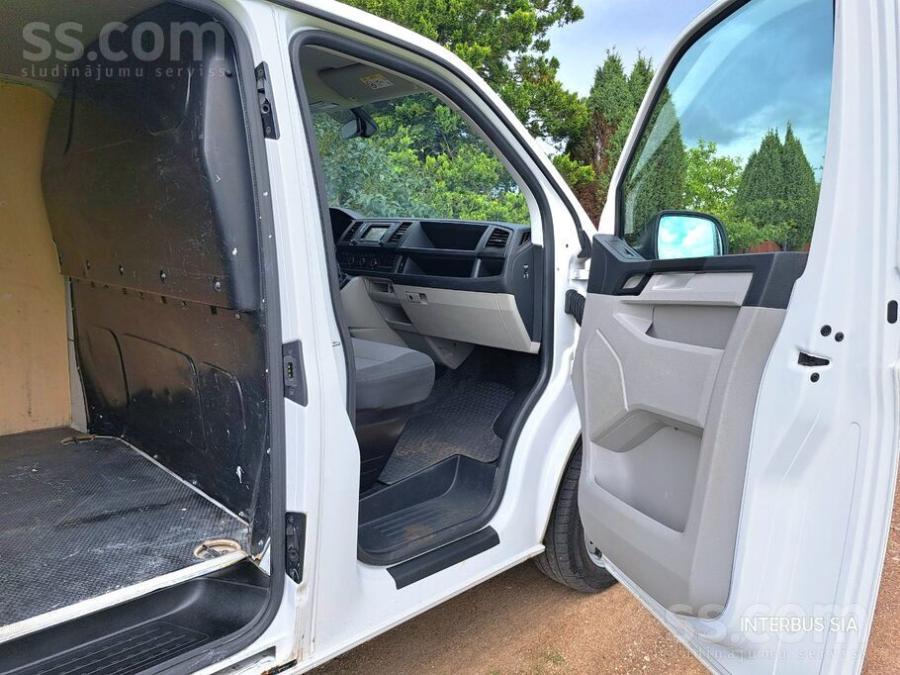 Balts Volkswagen Transporter 2019 Rīga, ar dzinēja tilpumu 2.00 L un nobraukumu 0 tūkst. km par 18900 €, foto 13 vietnē AUTOMOTO.COM.LV