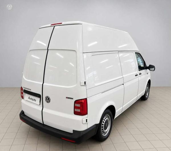 Balts Volkswagen Transporter 2019 Kauņa, ar dzinēja tilpumu 1.97 L un nobraukumu 204 tūkst. km par 14800 €, foto 5 vietnē AUTOMOTO.COM.LV