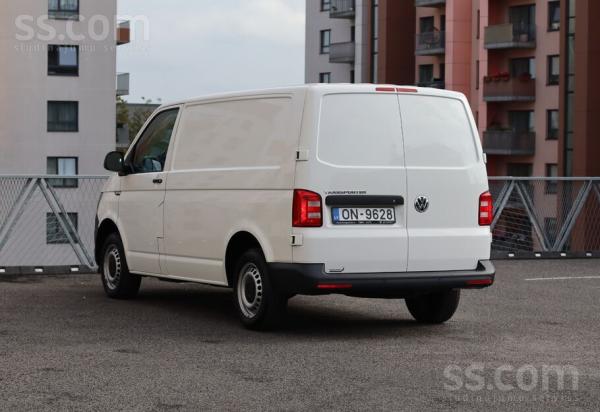 Balts Volkswagen Transporter 2019 Rīga, ar dzinēja tilpumu 2.00 L un nobraukumu 27 tūkst. km par 16980 €, foto 5 vietnē AUTOMOTO.COM.LV