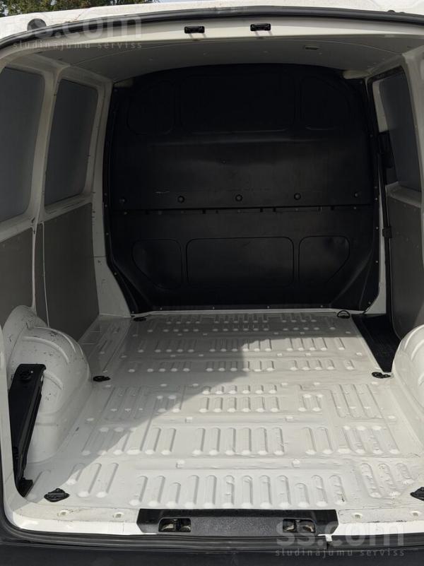 Balts Volkswagen Transporter 2019 Rīga, ar dzinēja tilpumu 2.00 L un nobraukumu 27 tūkst. km par 16980 €, foto 9 vietnē AUTOMOTO.COM.LV