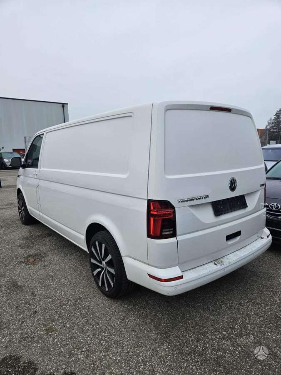 Balts Volkswagen Transporter 2020 Anykščiai, ar dzinēja tilpumu 2.00 L un nobraukumu 289 tūkst. km par 13500 €, foto 5 vietnē AUTOMOTO.COM.LV