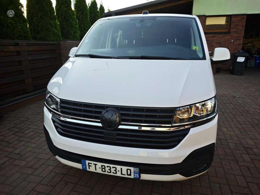 White Volkswagen Transporter 2020 in Taurage, with an engine capacity of 2.00 L and mileage of 190 thousand km for 16500 €, photo 6 on AUTOMOTO.COM.LV