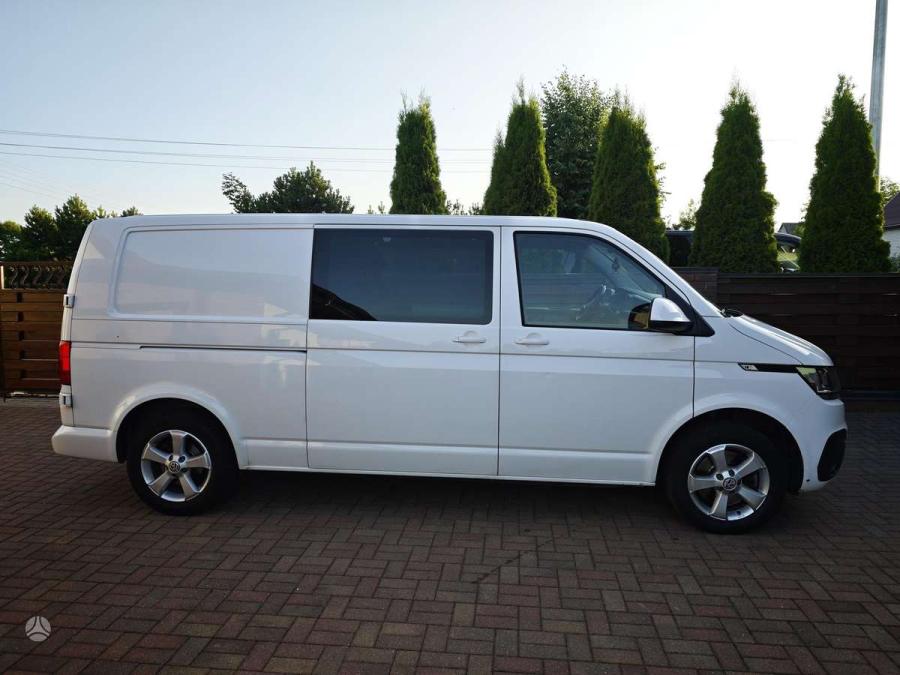 White Volkswagen Transporter 2020 in Taurage, with an engine capacity of 2.00 L and mileage of 190 thousand km for 16500 €, photo 9 on AUTOMOTO.COM.LV