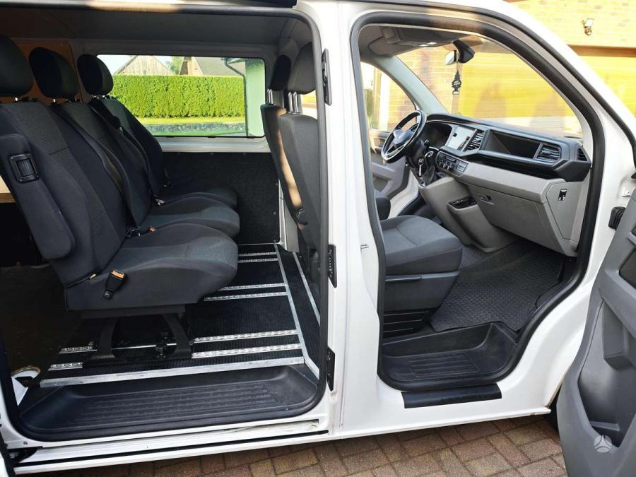White Volkswagen Transporter 2020 in Taurage, with an engine capacity of 2.00 L and mileage of 190 thousand km for 16500 €, photo 16 on AUTOMOTO.COM.LV