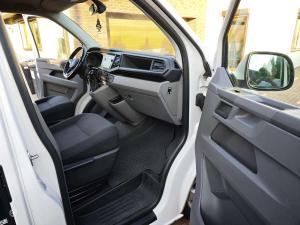 White Volkswagen Transporter 2020 in Taurage, with an engine capacity of 2.00 L and mileage of 190 thousand km for 16500 €, photo 17 on AUTOMOTO.COM.LV