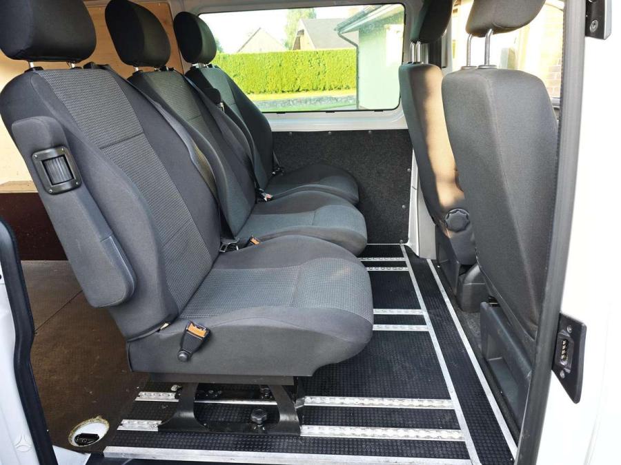 White Volkswagen Transporter 2020 in Taurage, with an engine capacity of 2.00 L and mileage of 190 thousand km for 16500 €, photo 19 on AUTOMOTO.COM.LV