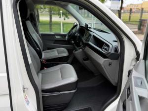 White Volkswagen Transporter 2020 in Taurage, with an engine capacity of 1.97 L and mileage of 270 thousand km for 14500 €, photo 18 on AUTOMOTO.COM.LV
