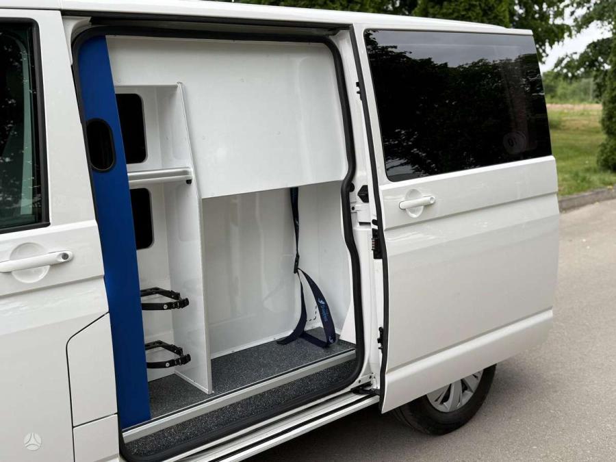 White Volkswagen Transporter 2020 in Taurage, with an engine capacity of 1.97 L and mileage of 270 thousand km for 14500 €, photo 23 on AUTOMOTO.COM.LV