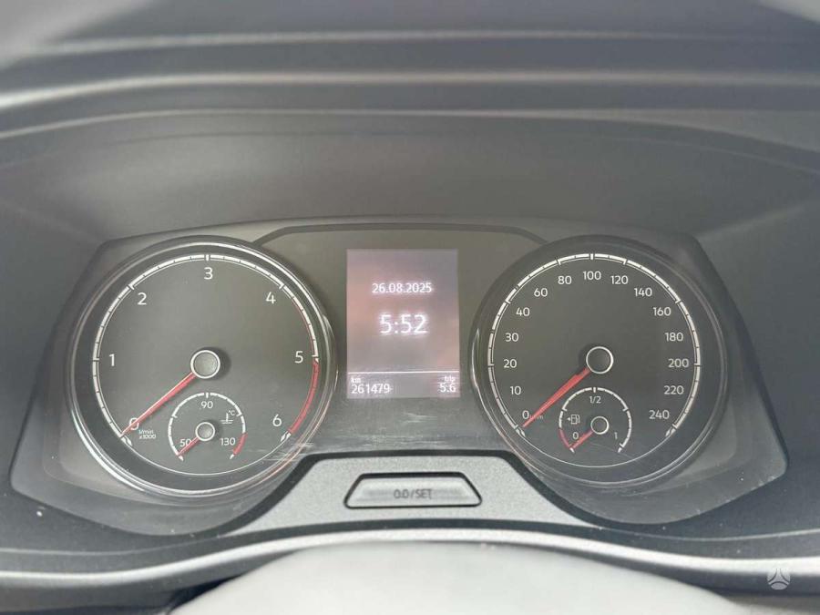 White Volkswagen Transporter 2020 in Taurage, with an engine capacity of 1.97 L and mileage of 270 thousand km for 14500 €, photo 25 on AUTOMOTO.COM.LV