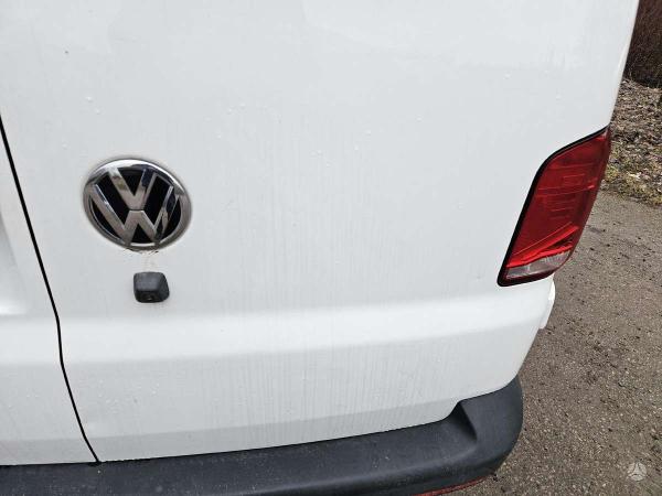 White Volkswagen Transporter 2021 in Kaisiadorys, with an engine capacity of 2.00 L and mileage of 197 thousand km for 14200 €, photo 6 on AUTOMOTO.COM.LV