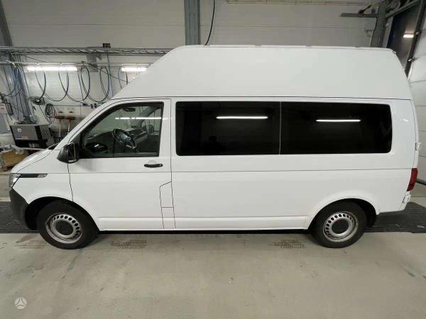 White Volkswagen Transporter 2021 in Klaipeda, with an engine capacity of 1.97 L and mileage of 41 thousand km for 21175 €, photo 6 on AUTOMOTO.COM.LV