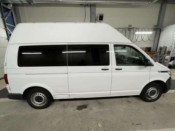 White Volkswagen Transporter 2021 in Klaipeda, with an engine capacity of 1.97 L and mileage of 41 thousand km for 21175 €, photo 7 on AUTOMOTO.COM.LV