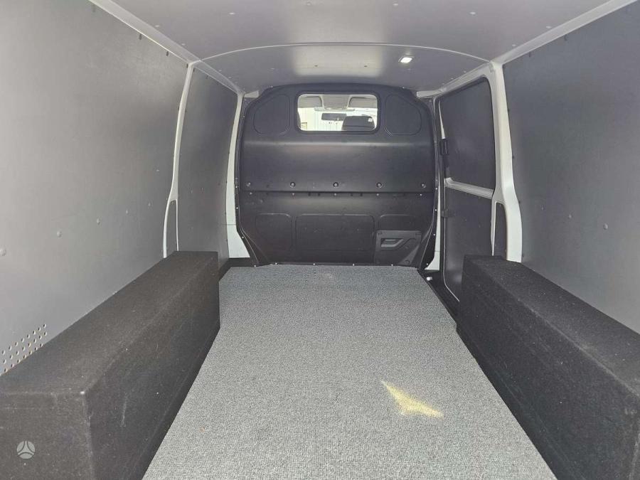 Balts Volkswagen Transporter 2021 Pakruojis, ar dzinēja tilpumu 2.00 L un nobraukumu 248 tūkst. km par 11900 €, foto 7 vietnē AUTOMOTO.COM.LV