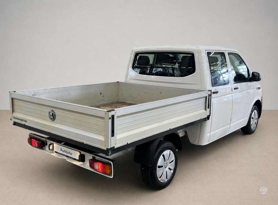 White Volkswagen Transporter 2022 in Kaunas, with an engine capacity of 1.97 L and mileage of 161 thousand km for 18500 €, photo 5 on AUTOMOTO.COM.LV