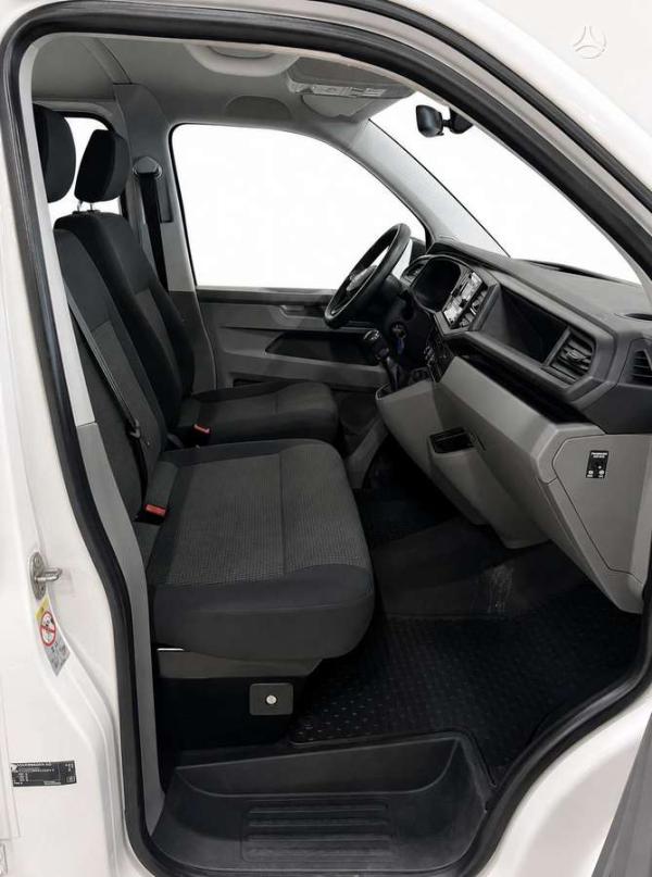 White Volkswagen Transporter 2022 in Kaunas, with an engine capacity of 1.97 L and mileage of 161 thousand km for 18500 €, photo 6 on AUTOMOTO.COM.LV
