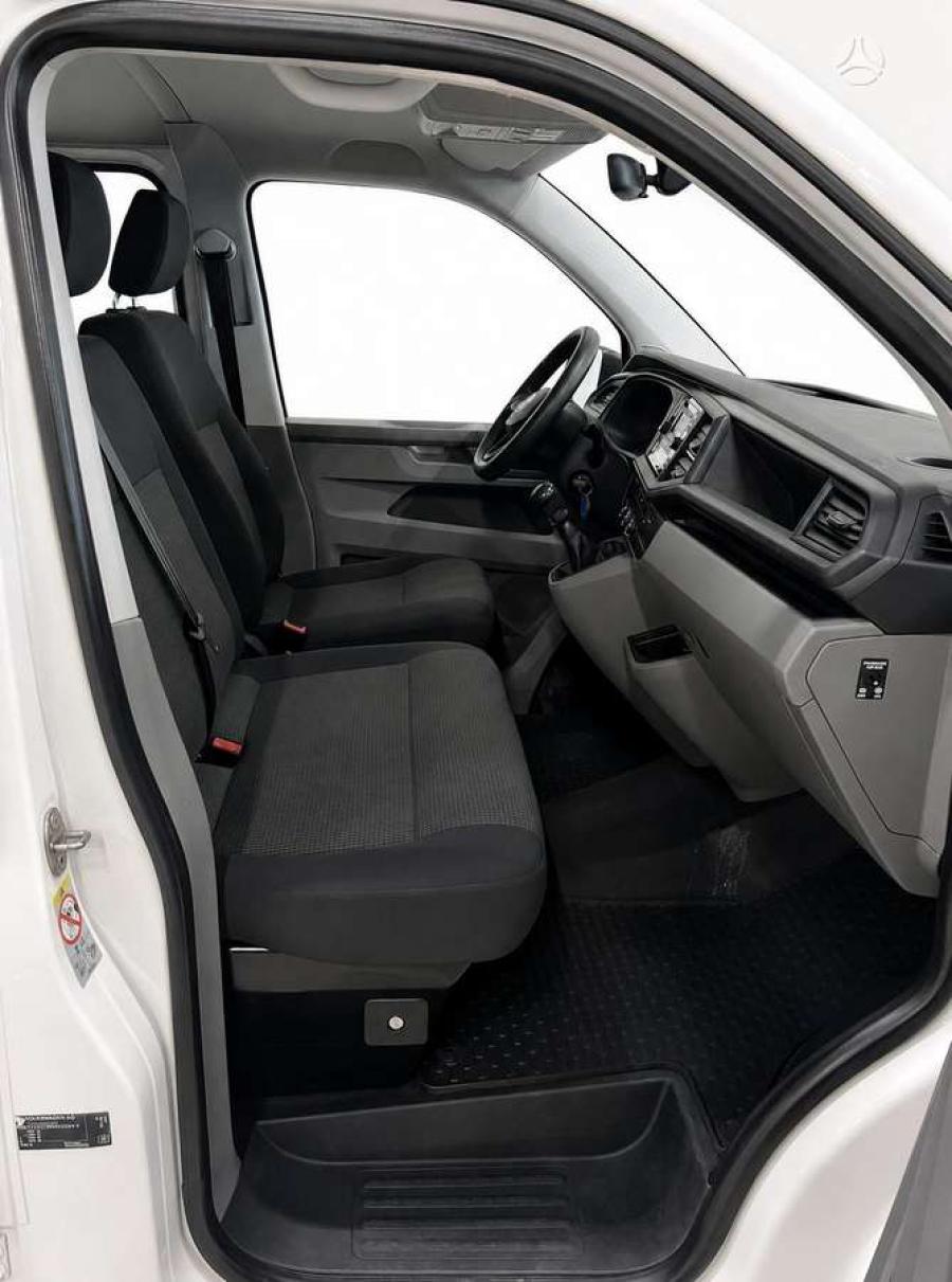 White Volkswagen Transporter 2022 in Kaunas, with an engine capacity of 1.97 L and mileage of 161 thousand km for 18500 €, photo 6 on AUTOMOTO.COM.LV