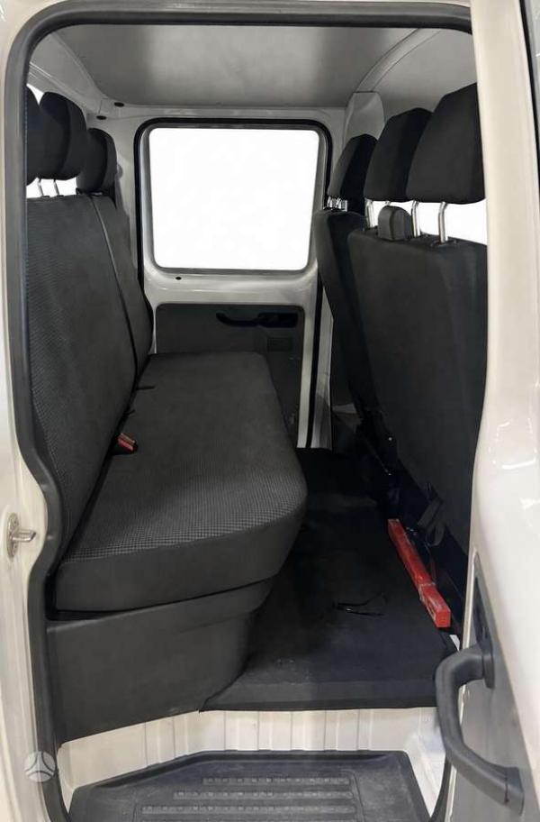 White Volkswagen Transporter 2022 in Kaunas, with an engine capacity of 1.97 L and mileage of 161 thousand km for 18500 €, photo 7 on AUTOMOTO.COM.LV
