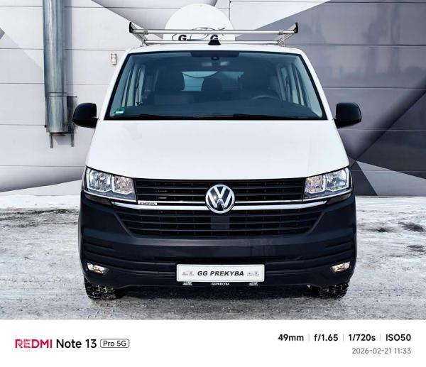 White Volkswagen Transporter 2023 in Kaunas, with an engine capacity of 1.97 L and mileage of 49 thousand km for 29950 €, photo 3 on AUTOMOTO.COM.LV