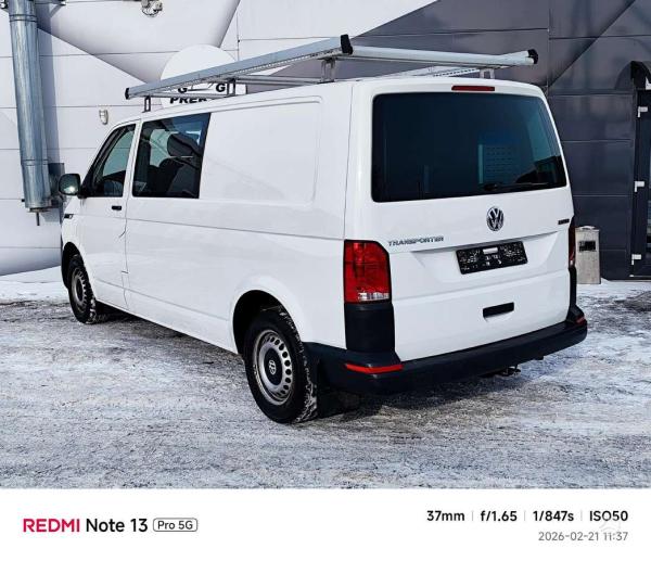 White Volkswagen Transporter 2023 in Kaunas, with an engine capacity of 1.97 L and mileage of 49 thousand km for 29950 €, photo 9 on AUTOMOTO.COM.LV