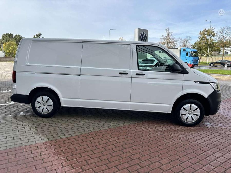 Balts Volkswagen Transporter 2023 Šauļi, ar dzinēja tilpumu 1.97 L un nobraukumu 26 tūkst. km par 24900 €, foto 5 vietnē AUTOMOTO.COM.LV