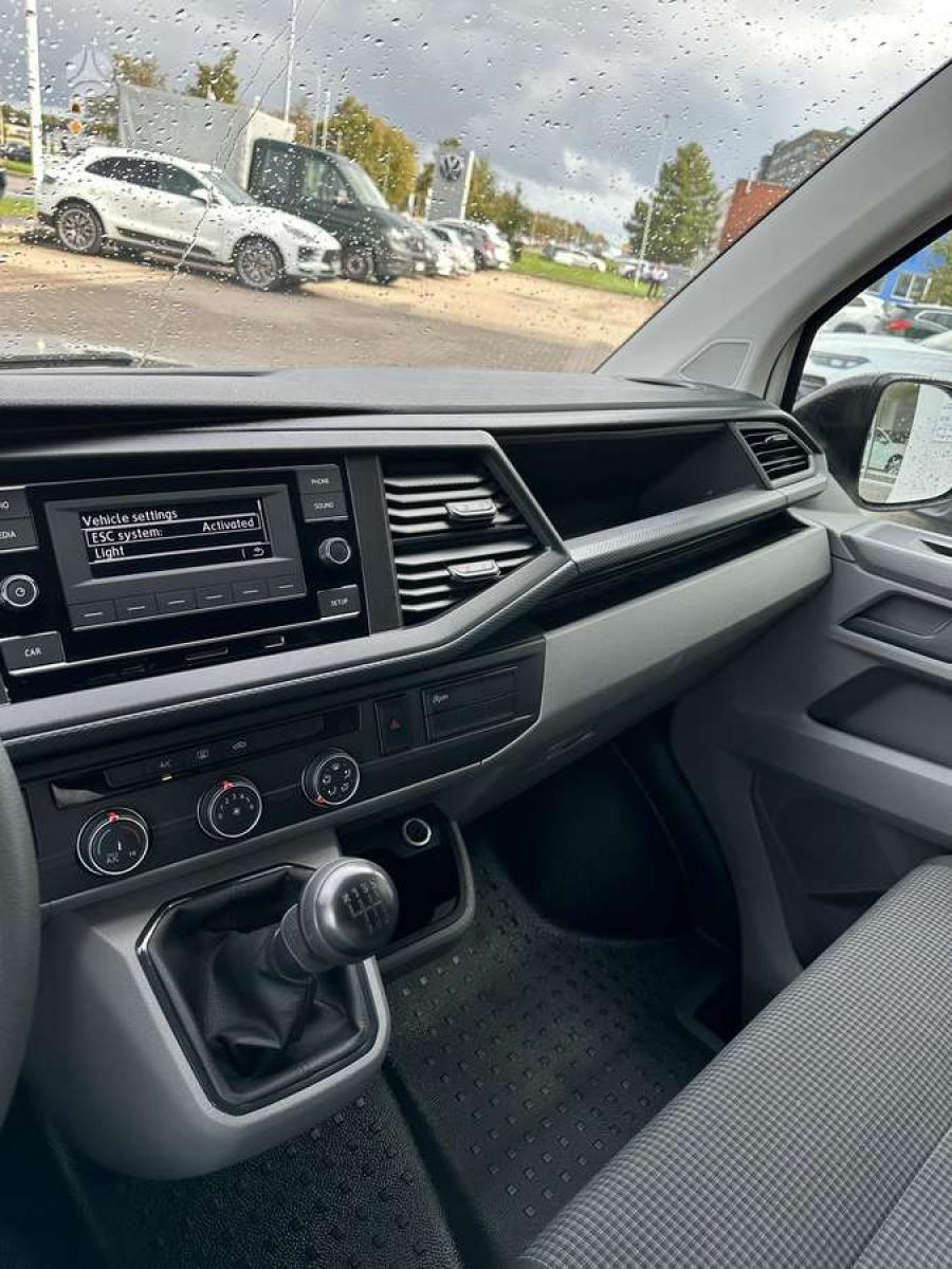 Balts Volkswagen Transporter 2023 Šauļi, ar dzinēja tilpumu 1.97 L un nobraukumu 26 tūkst. km par 24900 €, foto 20 vietnē AUTOMOTO.COM.LV