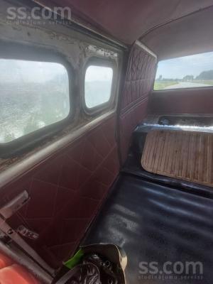 Balts Volkswagen Transporter 1989 Liepāja, ar dzinēja tilpumu 1.60 L un nobraukumu 45 tūkst. km par 2300 €, foto 5 vietnē AUTOMOTO.COM.LV