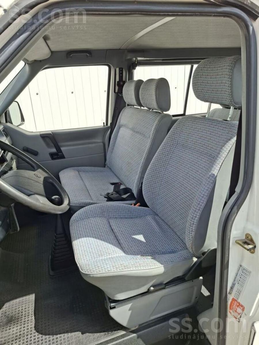White Volkswagen Transporter 1993 in Riga, with an engine capacity of 2.40 L and mileage of 95 thousand km for 6500 €, photo 5 on AUTOMOTO.COM.LV