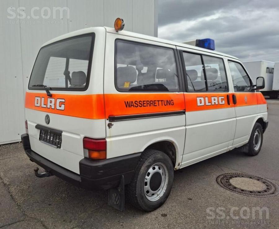 White Volkswagen Transporter 1993 in Riga, with an engine capacity of 2.40 L and mileage of 95 thousand km for 6500 €, photo 6 on AUTOMOTO.COM.LV