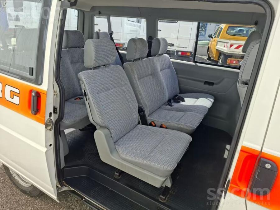 White Volkswagen Transporter 1993 in Riga, with an engine capacity of 2.40 L and mileage of 95 thousand km for 6500 €, photo 7 on AUTOMOTO.COM.LV