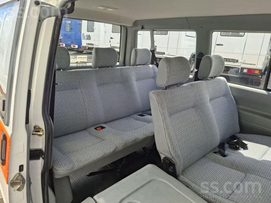 White Volkswagen Transporter 1993 in Riga, with an engine capacity of 2.40 L and mileage of 95 thousand km for 6500 €, photo 8 on AUTOMOTO.COM.LV