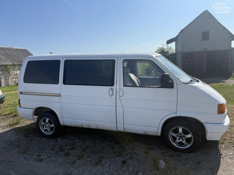 White Volkswagen Transporter 1995 in Gargzdai, with an engine capacity of 1.90 L and mileage of 400 thousand km for 900 €, photo 5 on AUTOMOTO.COM.LV