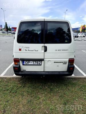 Balts Volkswagen Transporter 1999 Rīga, ar dzinēja tilpumu 2.50 L un nobraukumu 301 tūkst. km par 5200 €, foto 5 vietnē AUTOMOTO.COM.LV