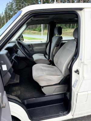 Balts Volkswagen Transporter 1999 Rīga, ar dzinēja tilpumu 2.50 L un nobraukumu 301 tūkst. km par 5200 €, foto 6 vietnē AUTOMOTO.COM.LV