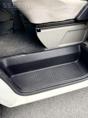 Balts Volkswagen Transporter 1999 Rīga, ar dzinēja tilpumu 2.50 L un nobraukumu 301 tūkst. km par 5200 €, foto 8 vietnē AUTOMOTO.COM.LV
